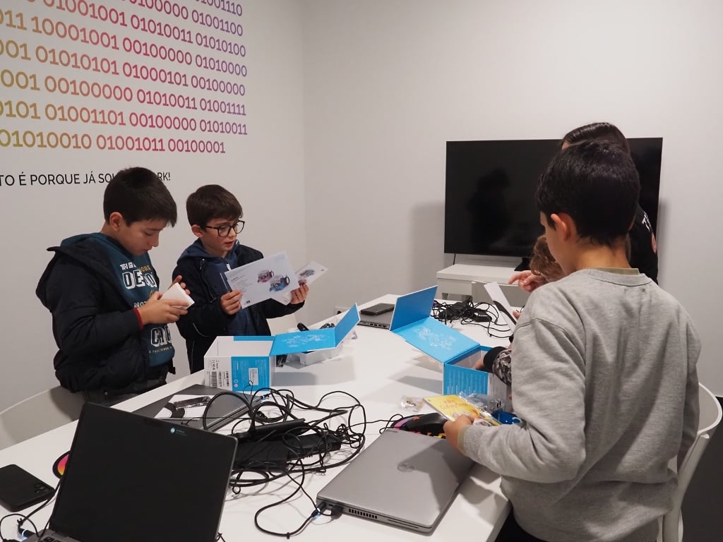 SHARKCODERS: programação para crianças dos 4 aos 17! - Pumpkin.pt